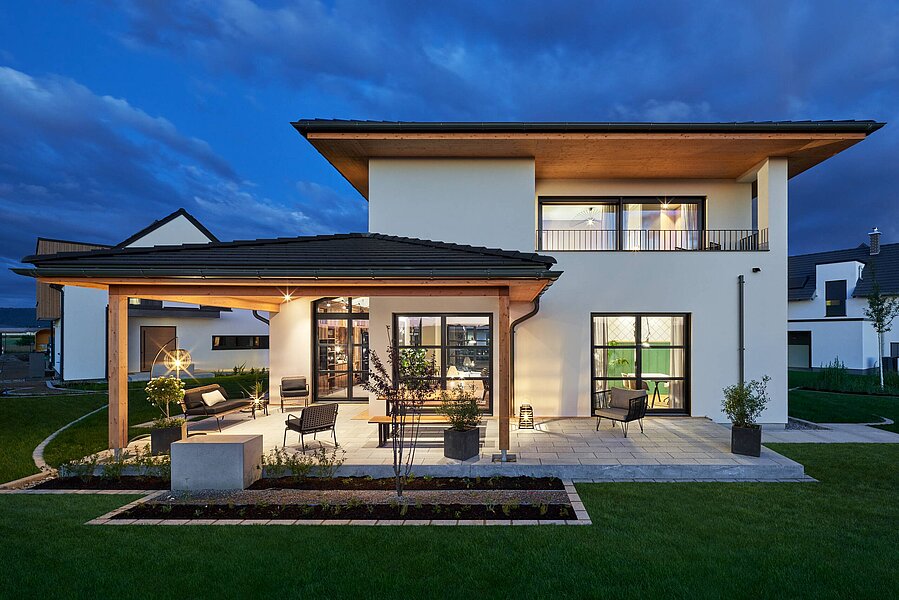 Landhaus-Stil modern interpretiert - Ausstellungshaus von WeberHaus