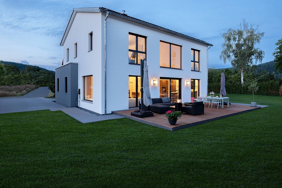 Satteldachhaus Mit Erker